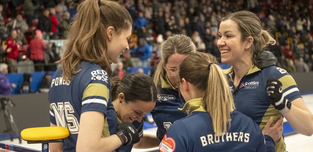 Thunder Bay Thriller! - Curling Canada